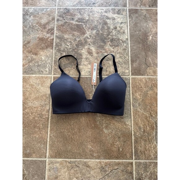 SKIMS | Intimates & Sleepwear | Skims Wireless Form Lightly Lined Bra ...